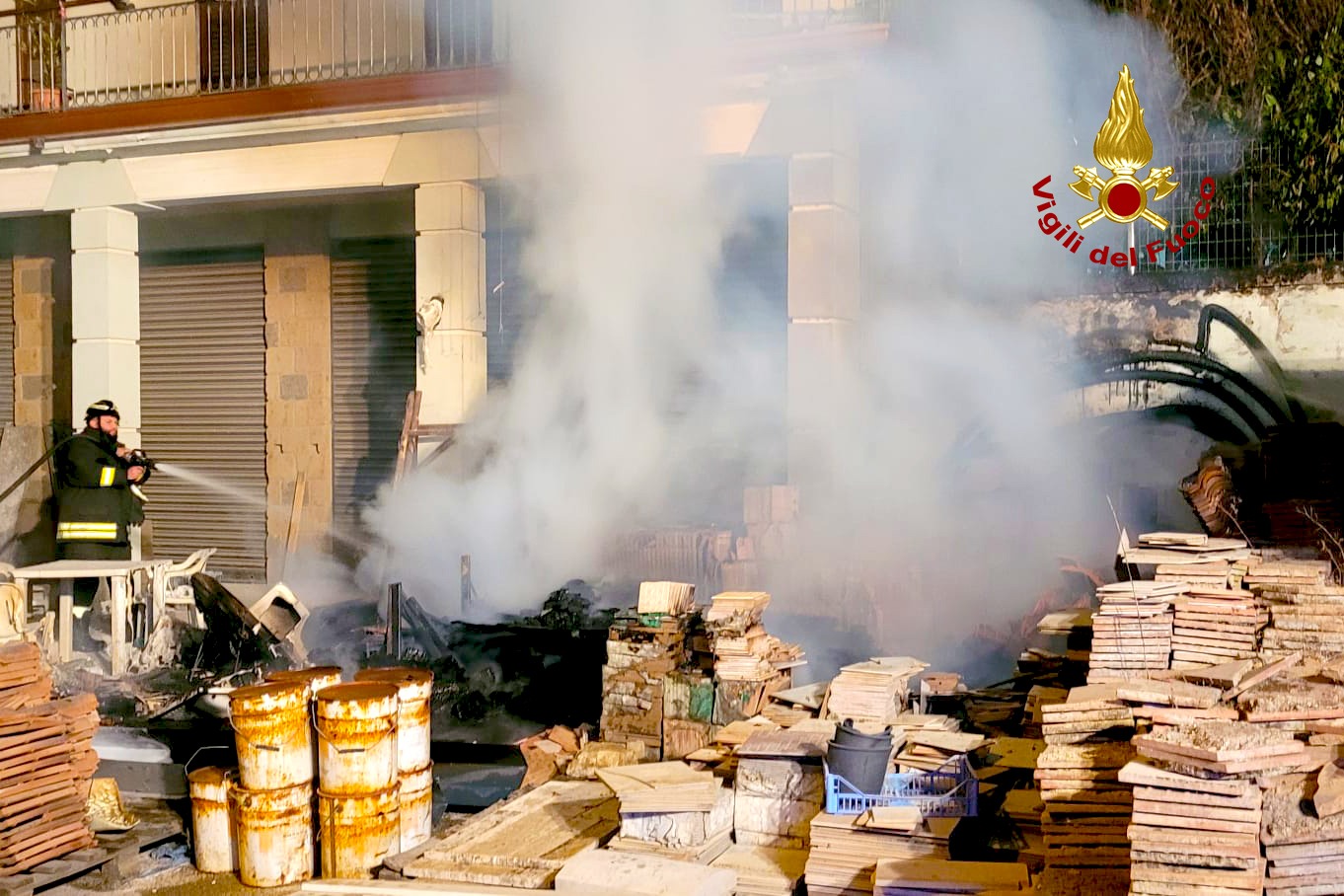Irpinia - Oltre quaranta interventi dei vigili del fuoco per incendi ...